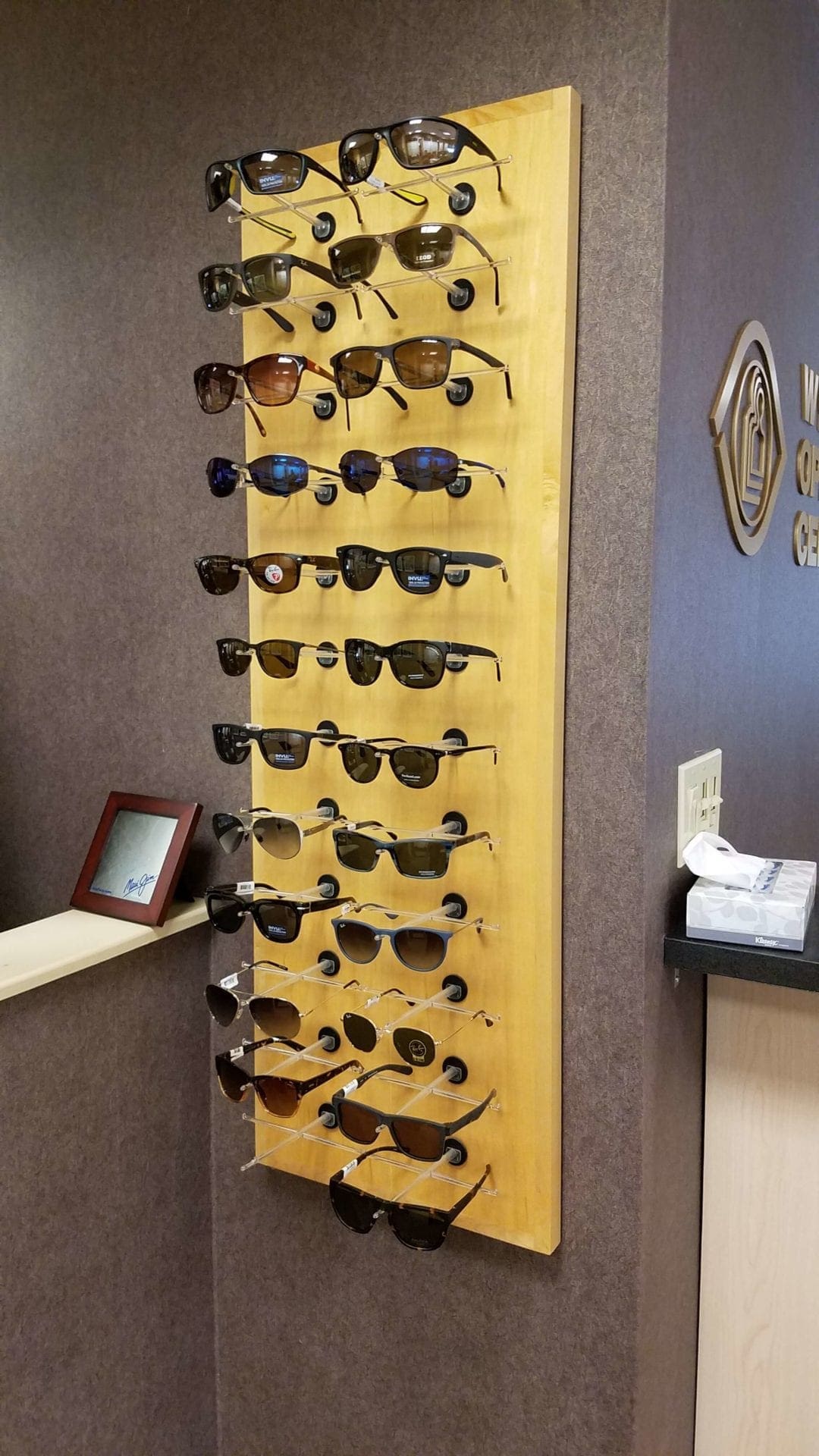 Eye Designs Optical Displays, Reception Desk & Reception Chairs ...